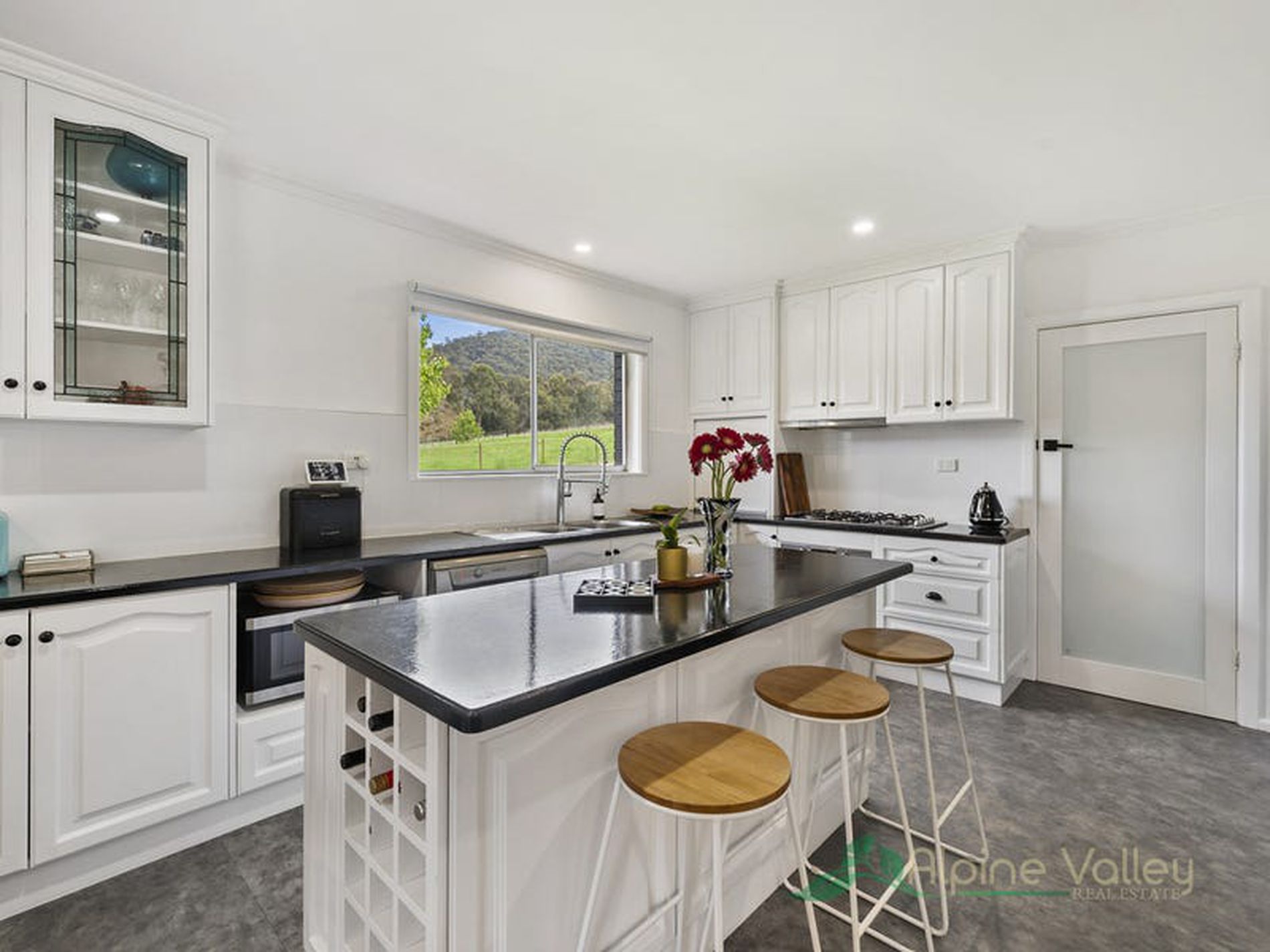 759 Mountain Creek Road, Tawonga | Alpine Valley Real Estate