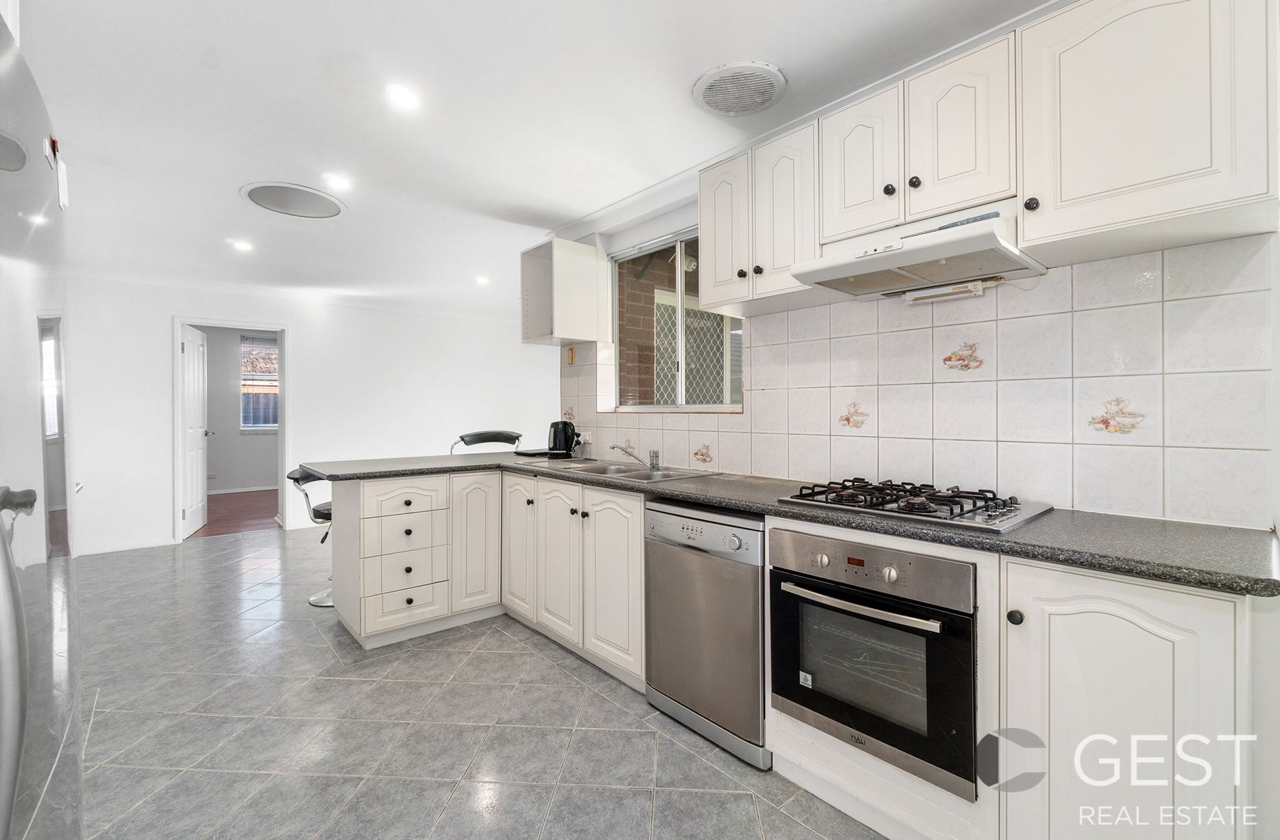 7 WIDGEE ROAD, Noranda | GEST Real Estate