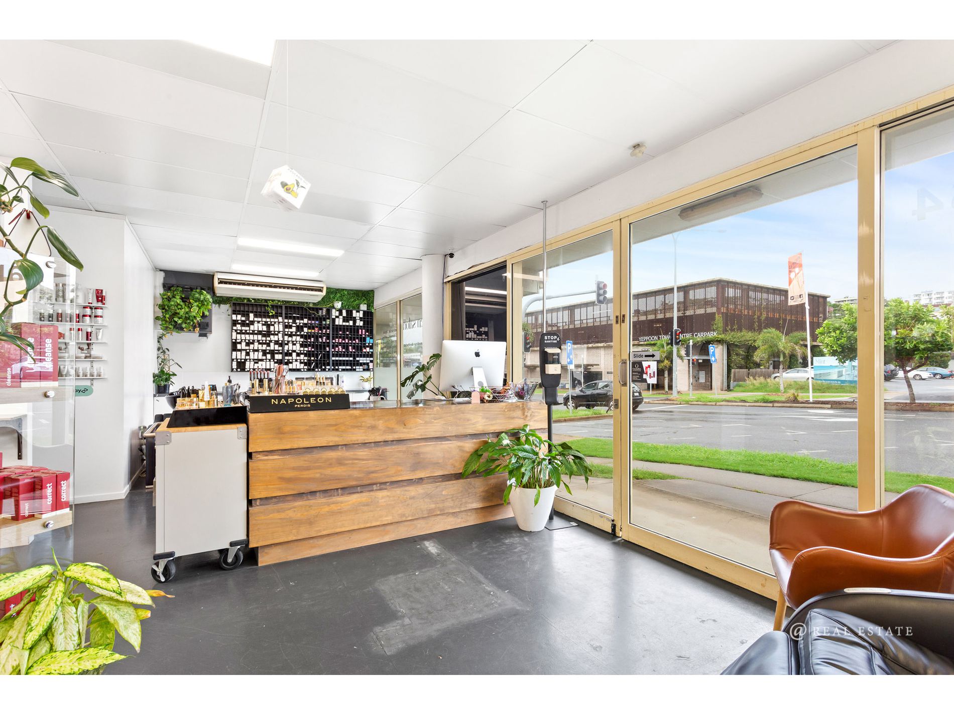 10 Ten Salon | @ Real Estate