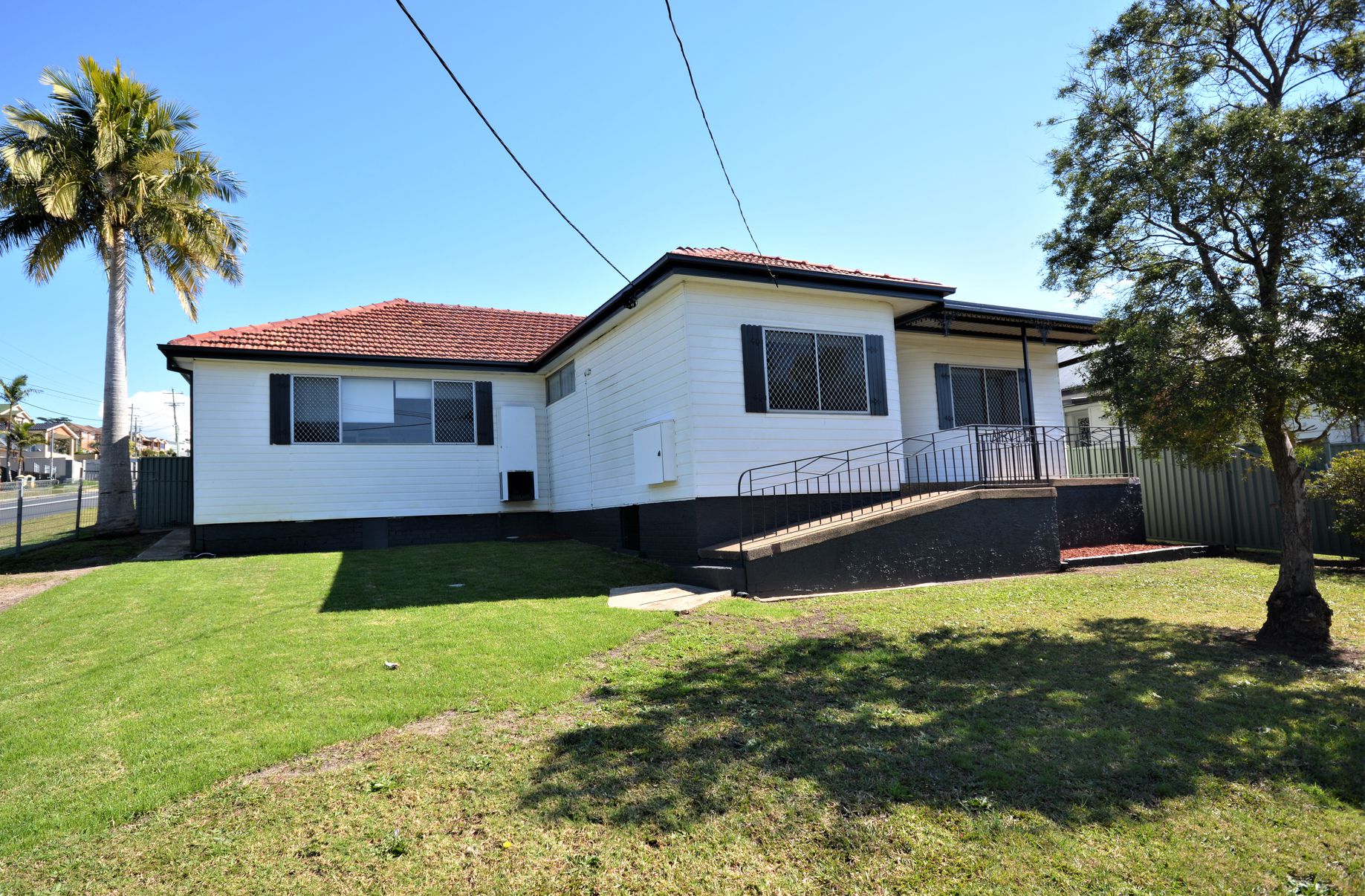 10 Ferndale Close Constitution Hill BC Property Agents 10-ferndale-close-constitution-hill-bc-property-agents
