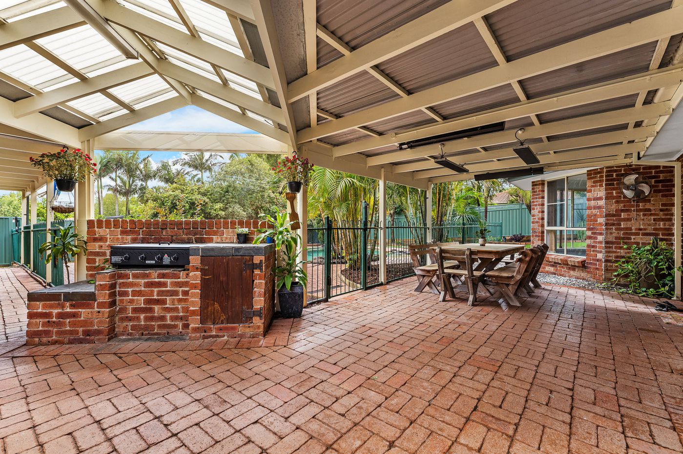 9 Plane Tree Drive, NARELLAN VALE