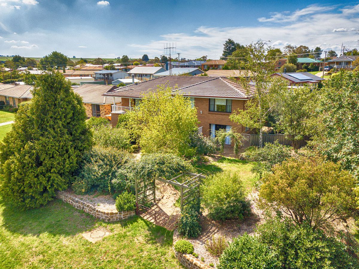 10 Hall Crescent, Crookwell | Duncombe & Co